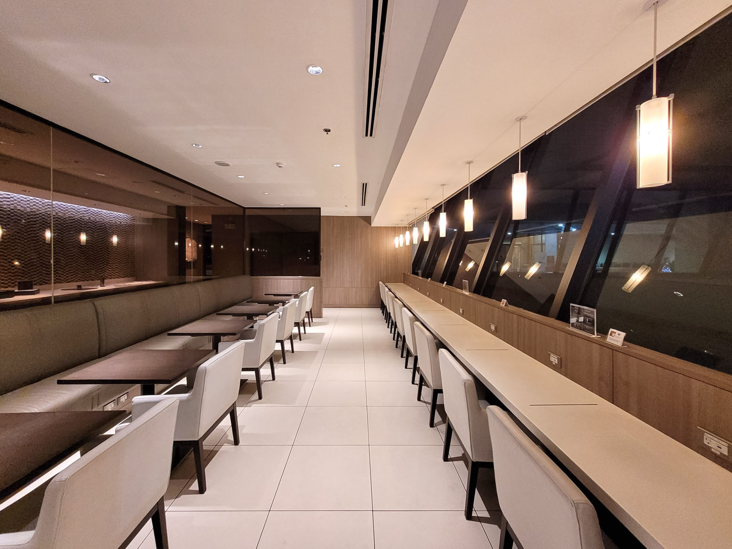 Review: Japan Airlines Sakura Lounge Manila Airport Terminal 1